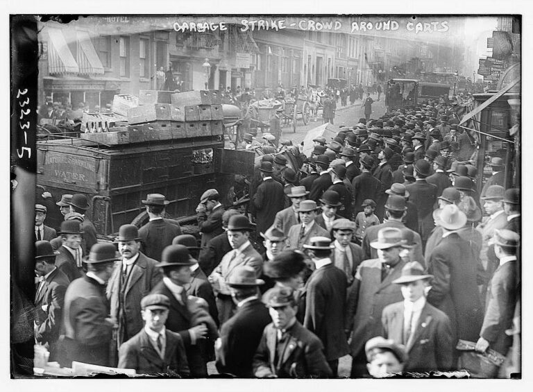 Lovely photos of the horrible New York garbage strike of 1911 - The ...