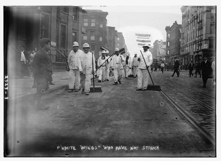 Lovely photos of the horrible New York garbage strike of 1911 - The ...