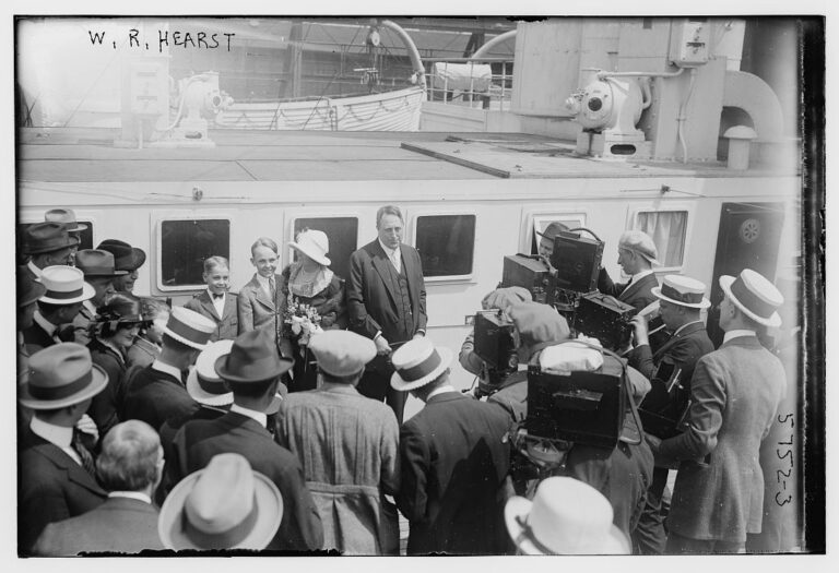 The War on Newspaper Row: Pulitzer, Hearst and the Sinking of the USS ...