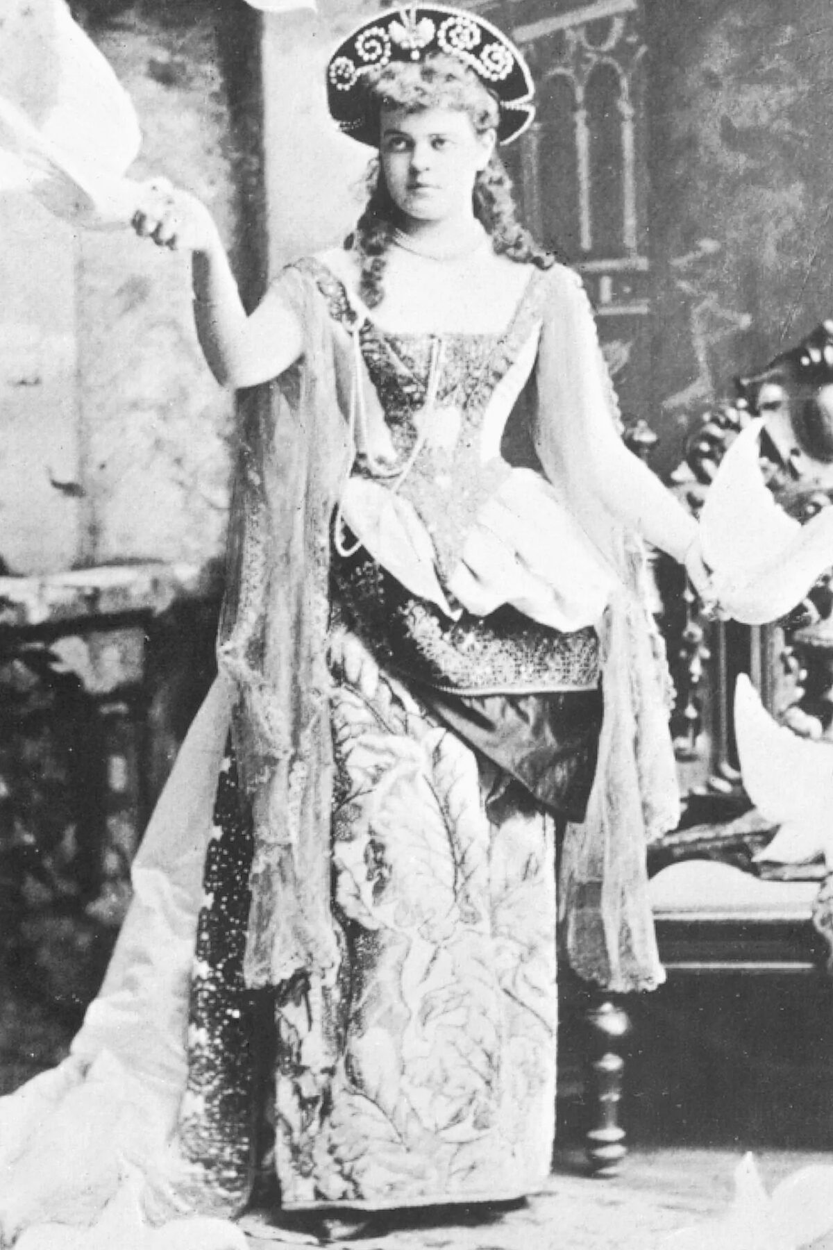 Queen of the Gilded Age: The Iron Will and Determined Rise of Alva ...