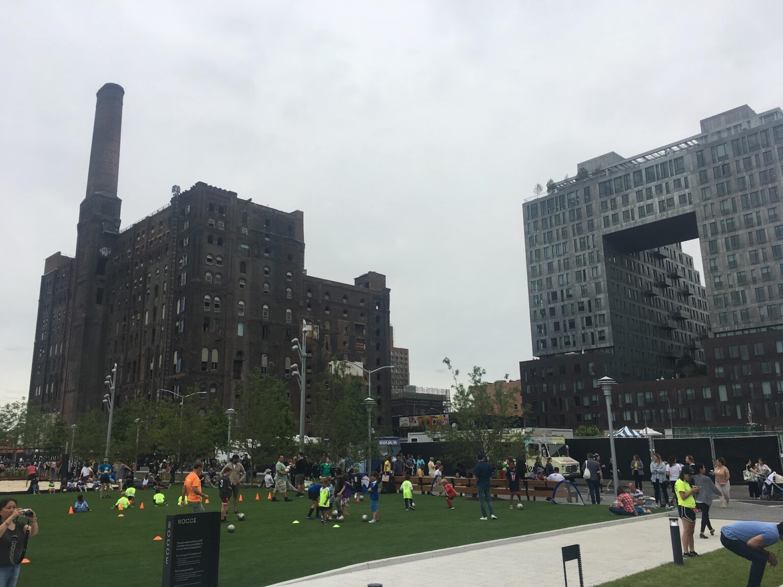 Behind the Domino Sign: The Story of Brooklyn's Bittersweet Empire ...