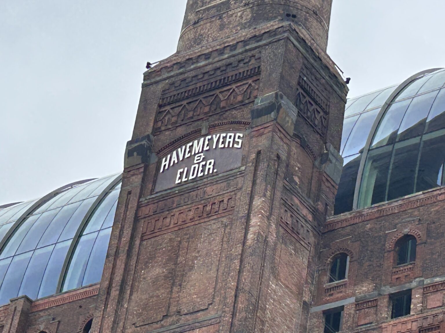 Behind the Domino Sign: The Story of Brooklyn's Bittersweet Empire ...