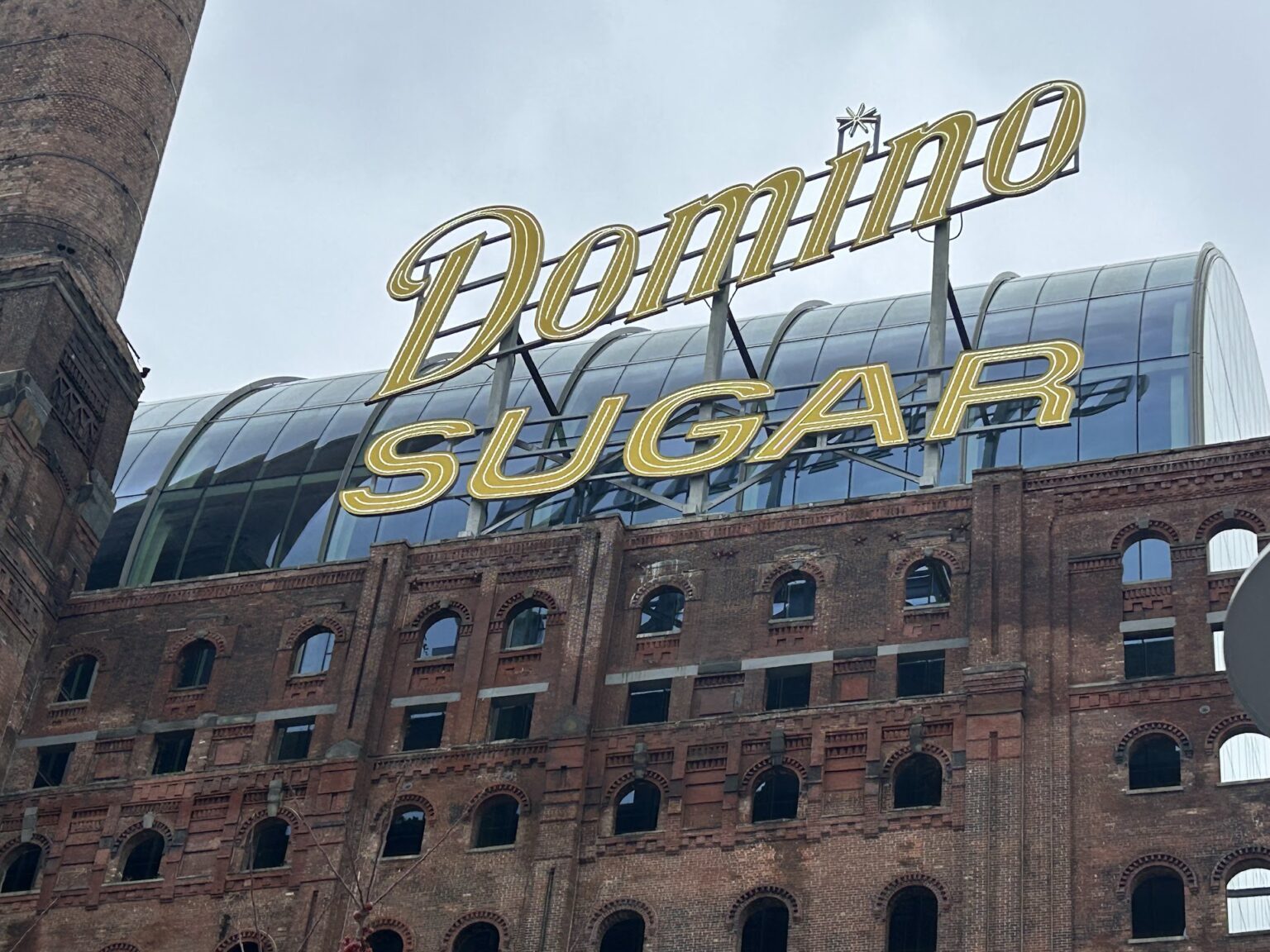 Behind the Domino Sign: The Story of Brooklyn's Bittersweet Empire ...